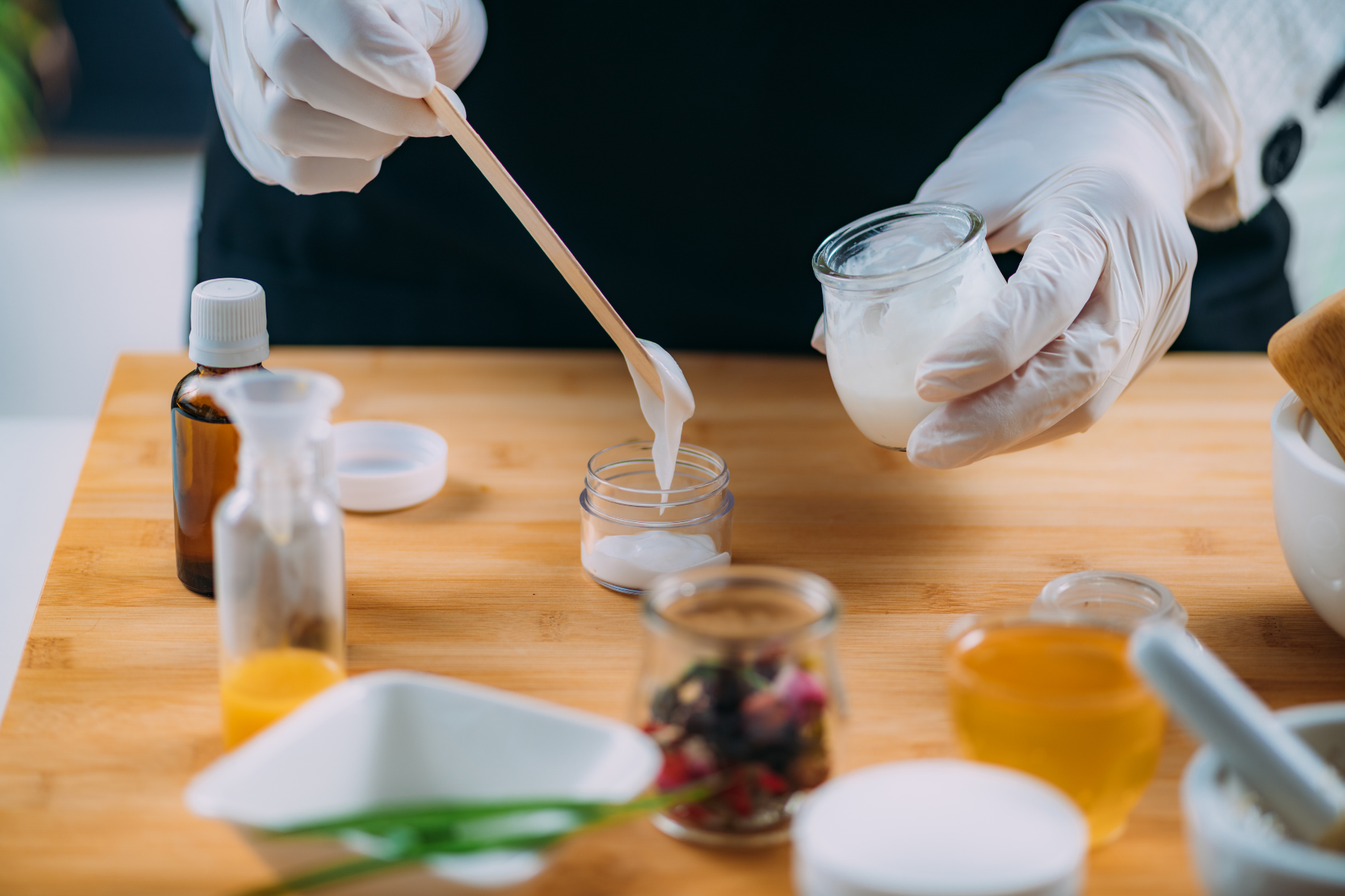 “Waarom zelf cosmetica maken een slecht idee is” - www.detic.be